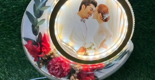 Romantic Glow Photo Frame with Blooming Roses and Soft LED Light