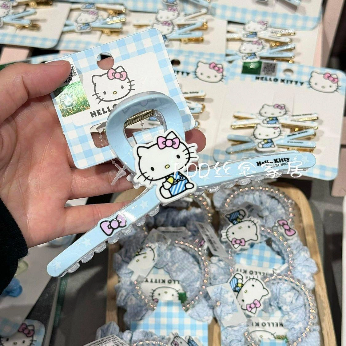 Blue Shark Hello Kitty Claw Clips